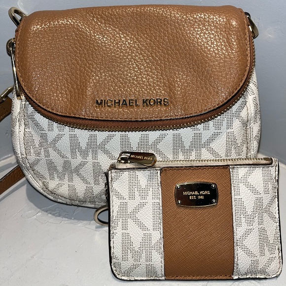 Michael Kors | Bags | Michael Kors Small Leather Crossbody Bag | Poshmark